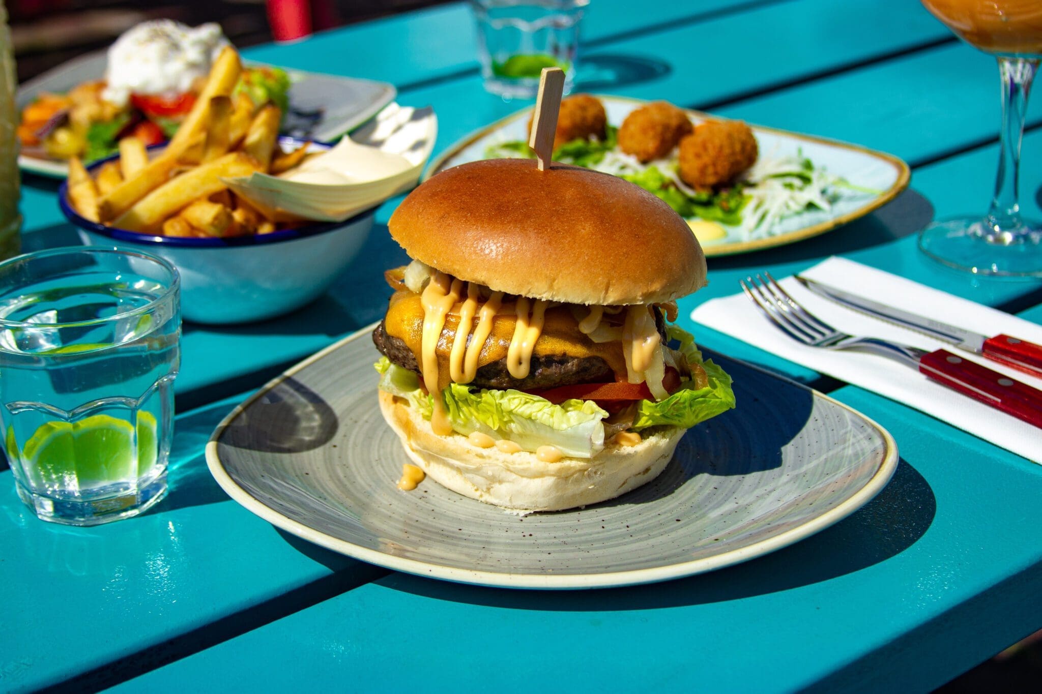 Burger Party s Aloha Amsterdam Indoor Fun Food In Hawa Sfeer burger-party-s-aloha-amsterdam-indoor-fun-food-in-hawa-sfeer