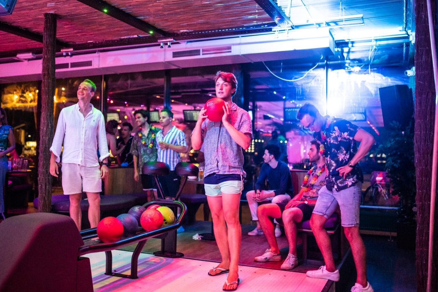 Aloha Amsterdam | Indoor fun & food in Hawaï sfeer
